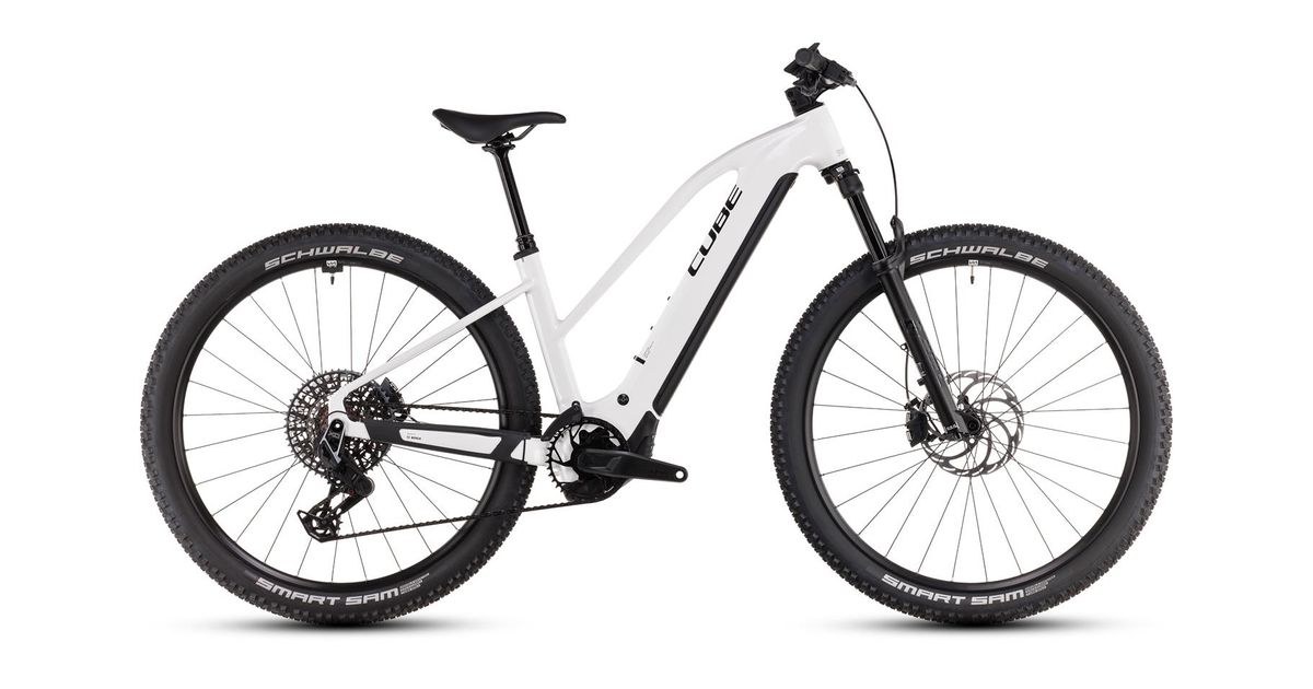 CUBE Reaction Hybrid SLT 800 metallicwhite´n´black Trapez